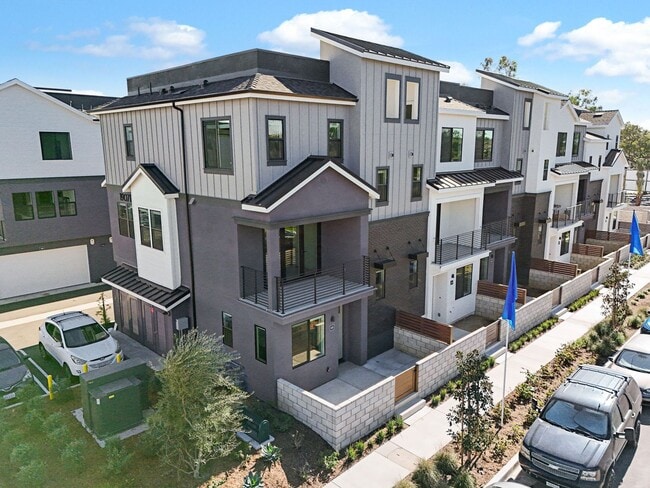 Modern Coastal Townhome Living at Coastlands in Surf City - 19071 Main ...