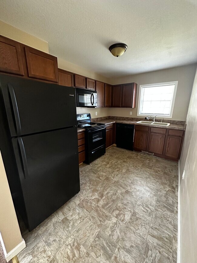 1004 Lynn Dr - 1004 Lynn Dr Johnson City TN 37601 | Apartment Finder