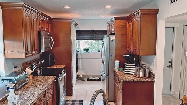 8421 Lagos De Campo Blvd - 8421 Lagos De Campo Blvd Tamarac FL 33321 ...