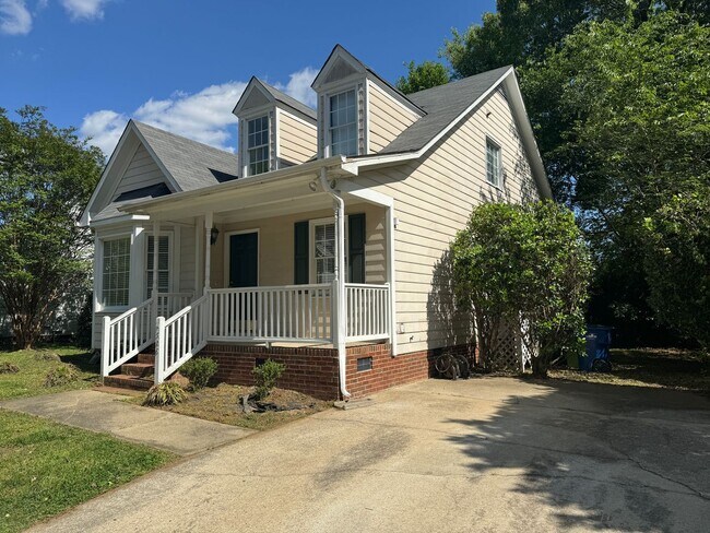 3 Bed | 2 Bath Home in Hedingham Neighborhood - 4328 Bartholomew Cir ...