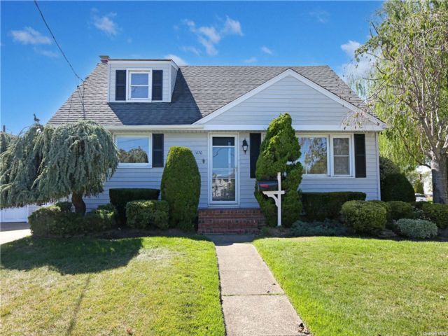 1070 Hicksville Rd - 1070 Hicksville Rd Seaford NY 11783 | Apartment Finder