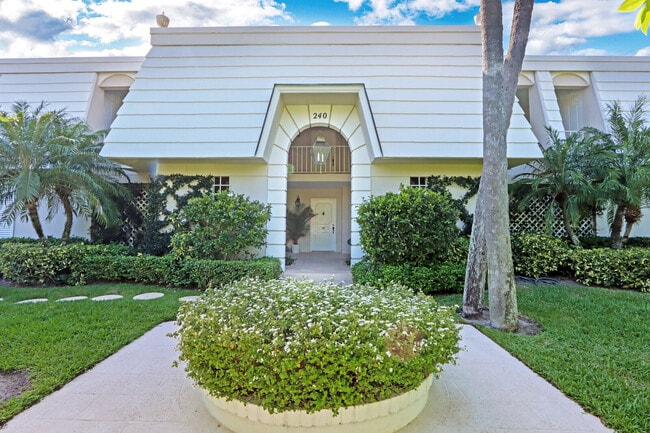 240 N County Rd - 240 N County Rd Palm Beach FL 33480 | Apartment Finder