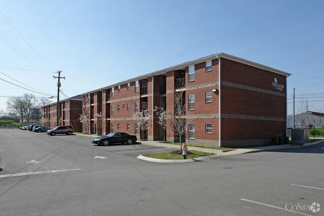 Hallmark at the Park - Nashville, TN | Apartment Finder