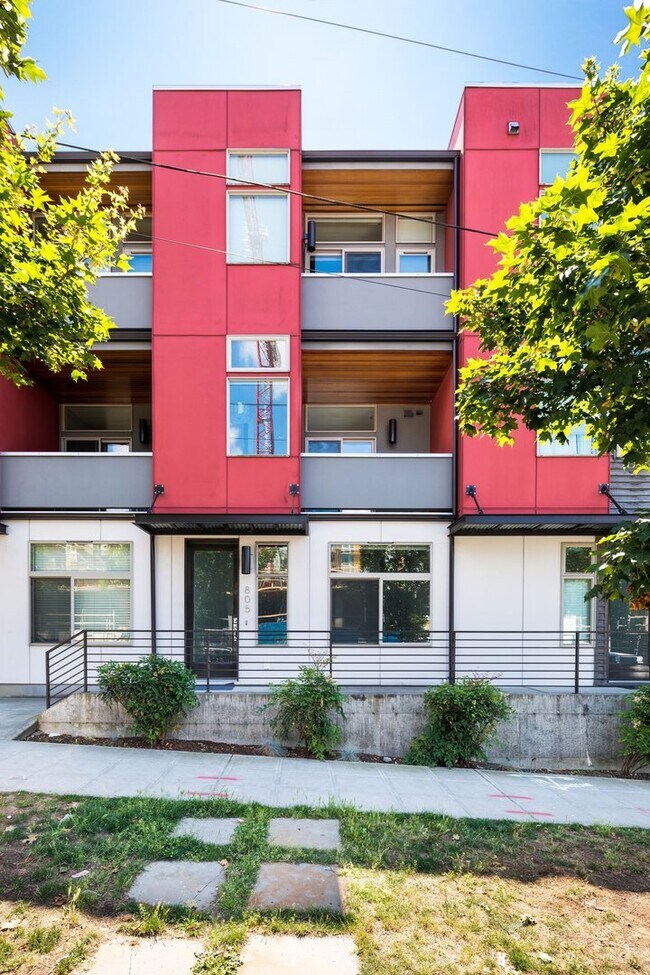 Modern, Upgraded Townhouse with Private Ga... - 805 NE 66th St Seattle ...