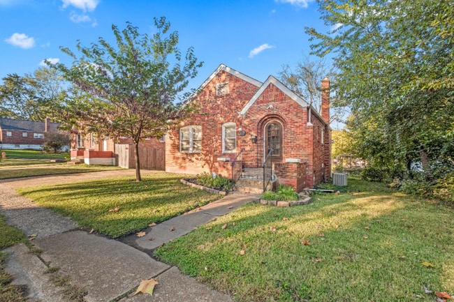 3723 Edmundson Rd - 3723 Edmundson Rd St. Louis MO 63114 | Apartment Finder