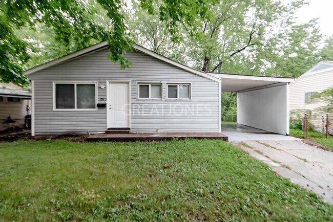 HOLIDAY SPECIAL! SIGN A LEASE BY NOVEMBER ... - 155 Ben Nevis Rd ...