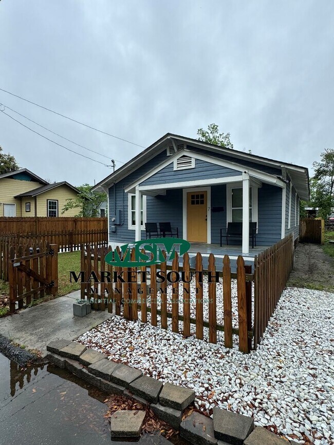 ~APPLICATION PENDING!~Westside single fami... - 7 W 53rd St Savannah GA ...