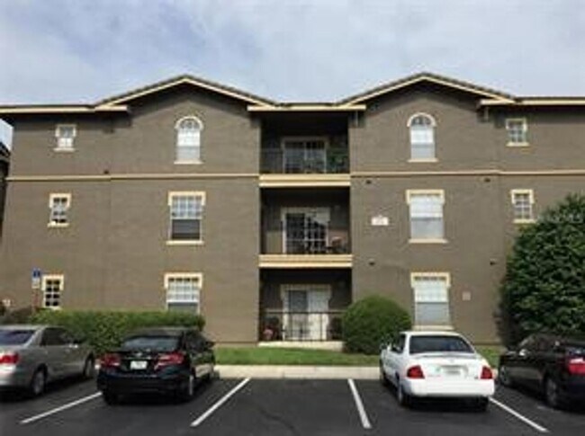 Beautiful condo ready to make your new home! - 102 Vista Verdi Cir Lake ...