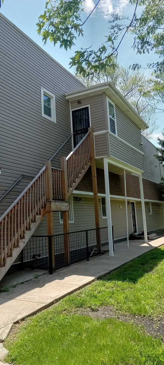 1513 E 93rd St - 1513 E 93rd St Chicago IL 60619 | Apartment Finder