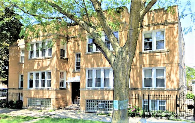 4958 W Newport Ave - 4958 W Newport Ave Chicago IL 60641 | Apartment Finder