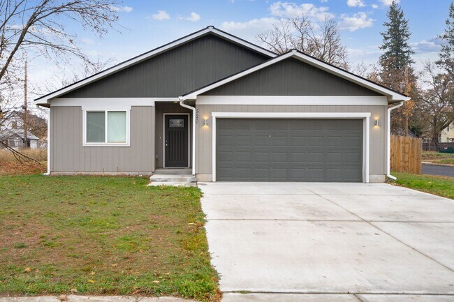Gorgeous Three Bedroom/Two Bathroom - 520 S Napa St Spokane WA 99202 ...