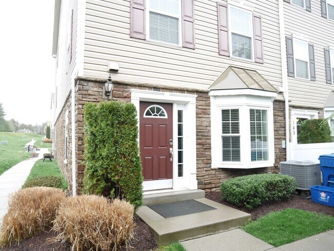 MOVE- IN READY! End-Unit Townhouse: Elders... - 1828 Cassandra Dr ...