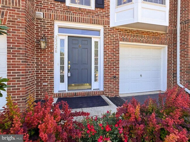 25228 Dunvegan Square - 25228 Dunvegan Square Chantilly VA 20152 ...
