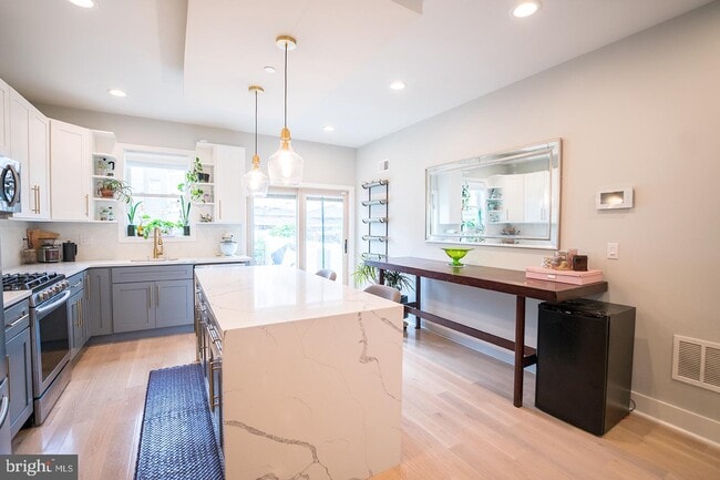 2037 E Hazzard St - 2037 E Hazzard St Philadelphia PA 19125 | Apartment ...