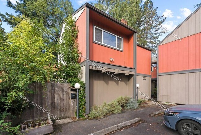 Multnomah Village with Water/Sewer Garbage... - 8113 SW 34th Ave ...