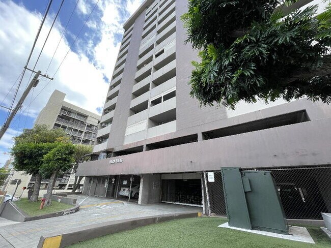 WARD KINAU studio, cmpct pkg, sec, A/C, la... - 824 Kinau St Honolulu ...