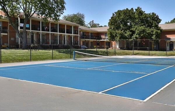 New Orleans Park Apartments - 943 South Ave Secane PA 19018 | Apartment ...