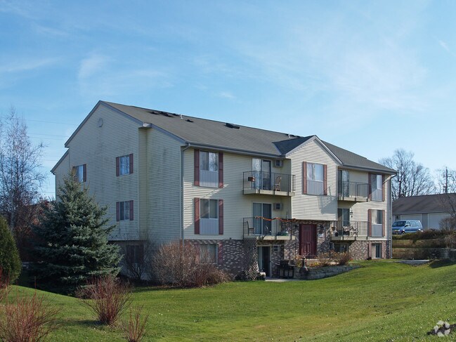 Springhill Apartments - 443-581 S Milwaukee St Fredonia WI 53021 ...