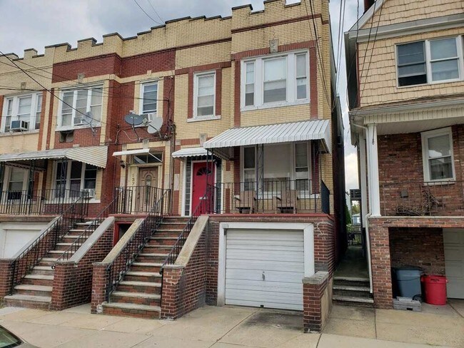 135 W 50th St - 135 W 50th St Bayonne NJ 07002 | Apartment Finder