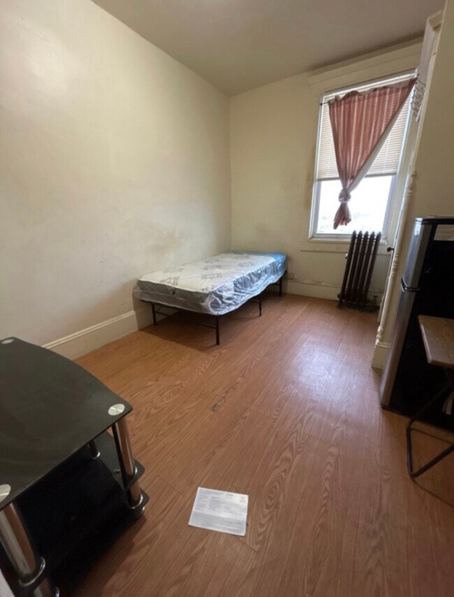 The Modern Rooming House - 377 Smith St Perth Amboy NJ 08861 ...