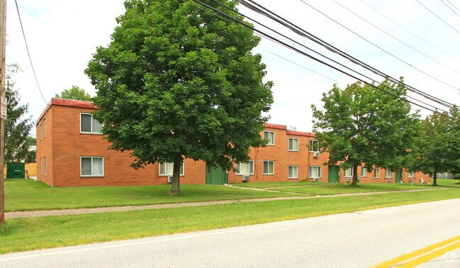 Sheldon Park Apartments - 21930-21974 Sheldon Rd Brook Park OH 44142 ...