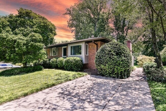 208 Yeonas Dr SW - 208 Yeonas Dr SW Vienna VA 22180 | Apartment Finder