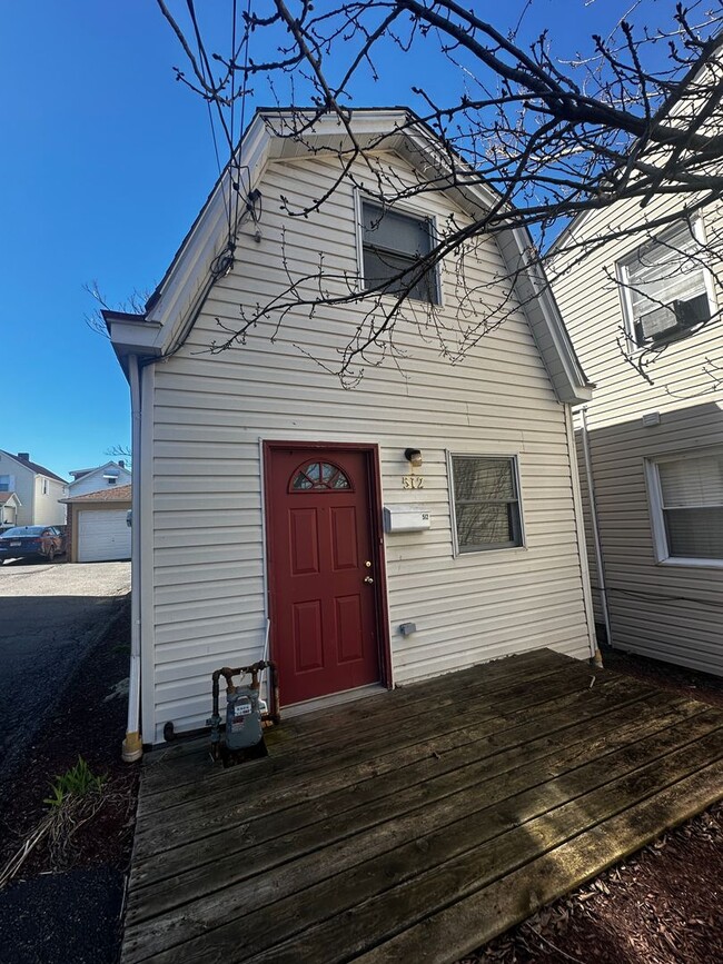 1 BD/ 1 BA Home for Rent in Carnegie - 512 Bluff St Carnegie PA 15106 ...