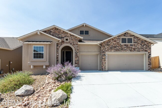 5 br, 4 bath House - 7007 Mustang Rim Driv... - 7007 Mustang Rim Dr ...