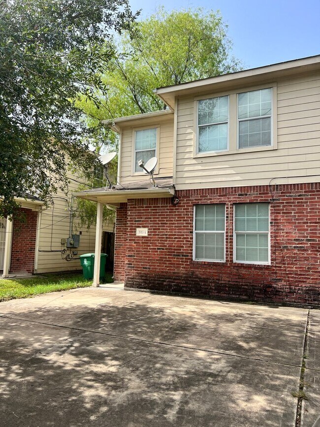 5913 Allison Rd - 5913 Allison Rd Houston TX 77048 | Apartment Finder