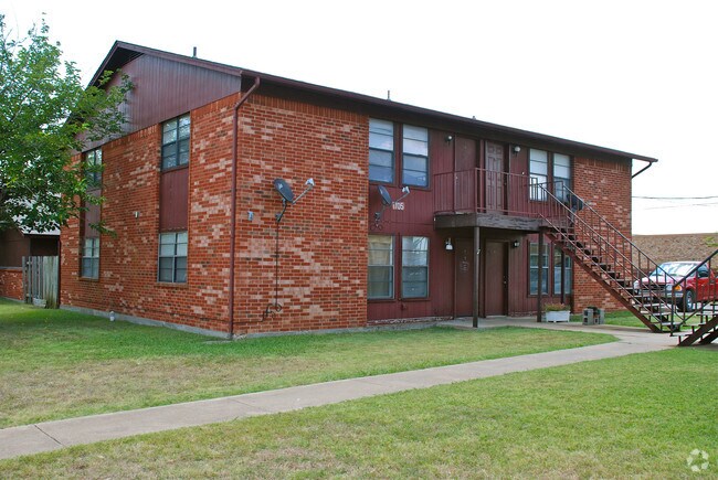 Town West Apartments - 1714 Short St Cleburne TX 76033 | Apartment Finder