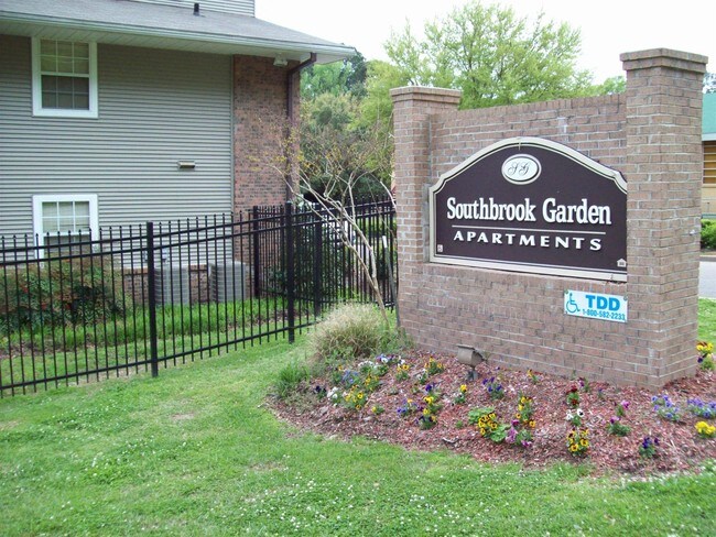 Southbrook Garden - 345 Daniel Lake Blvd Jackson MS 39212 | Apartment ...