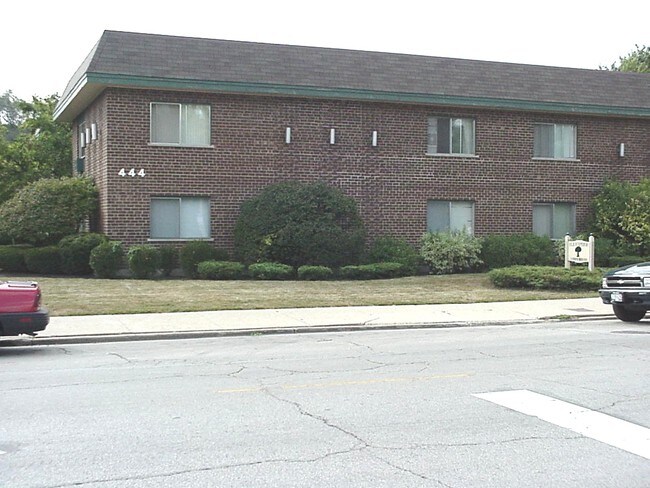 444 Spring Rd - 444 Spring Rd Elmhurst IL 60126 | Apartment Finder