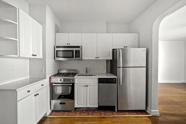 Cozy 1 Bedroom 1 Bathroom - 601 E 19th St Brooklyn NY 11226 | Apartment ...