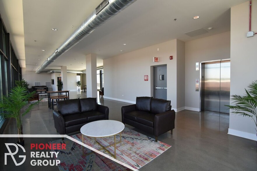 3833 N Broadway - 3833 N Broadway Chicago IL 60613 | Apartment Finder