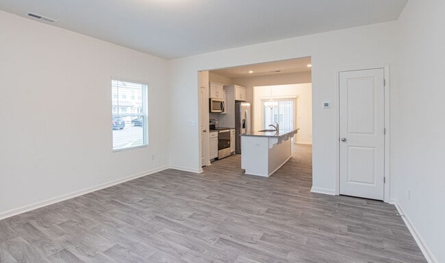 BEAUTIFUL 2 Bedroom Townhome in MIDLAND - Available July 2026 - 14147 ...
