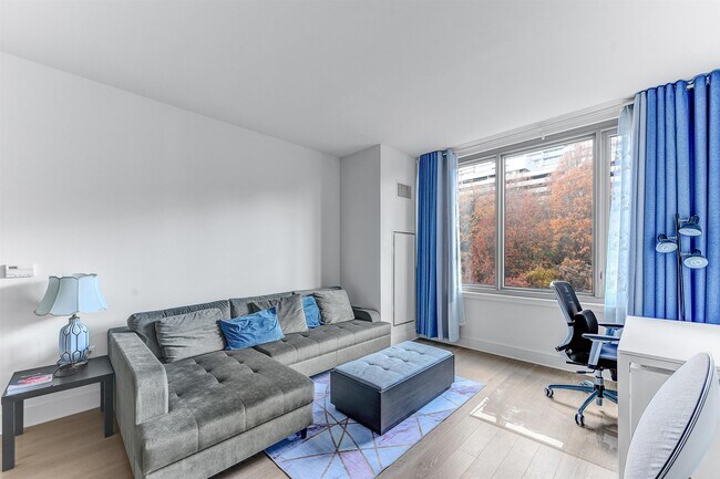 9 Ave at Port Imperial - 9 Ave at Port Imperial West New York NJ 07093 ...