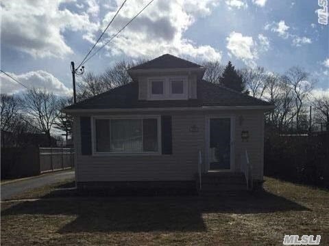 876 Main St - 876 Main St Farmingdale NY 11735 | Apartment Finder