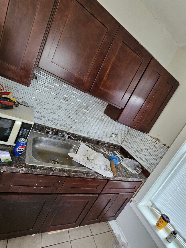 Rice - 5956 W Rice St Chicago IL 60651 | Apartment Finder