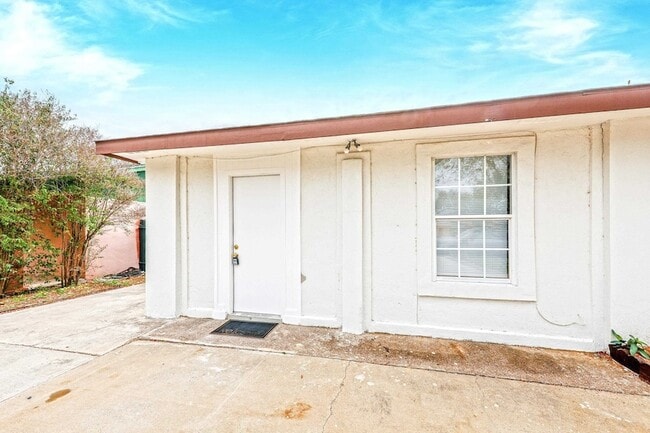 1005 Andrew Ave - 1005 Andrew Ave Laredo TX 78045 | Apartment Finder