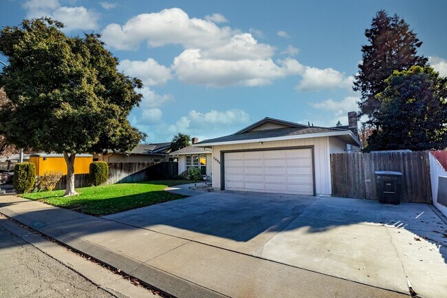 Updated 3 bedroom in Sylvan School District! - 1408 Mosswood Ln Modesto ...