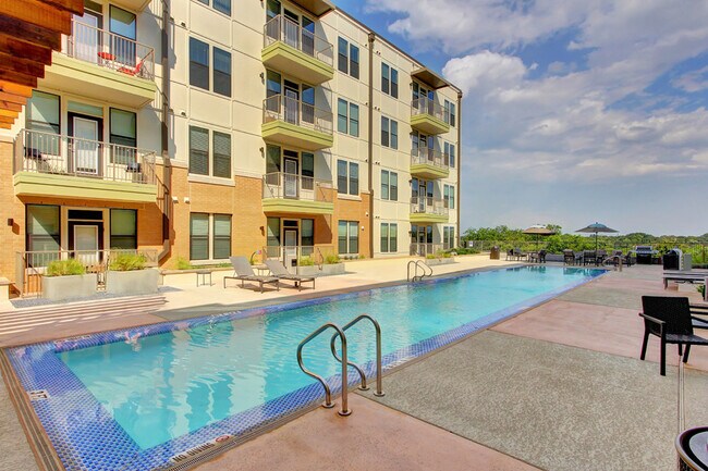 Efficiency Meets Elegance: Studio Apartmen... - 3402 S Lamar Blvd ...