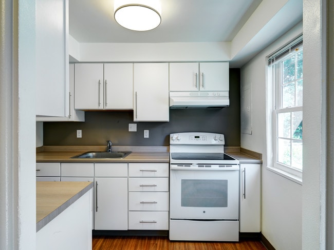 Colonial Estates - 1 Beacon Cir Springfield MA 01119 | Apartment Finder