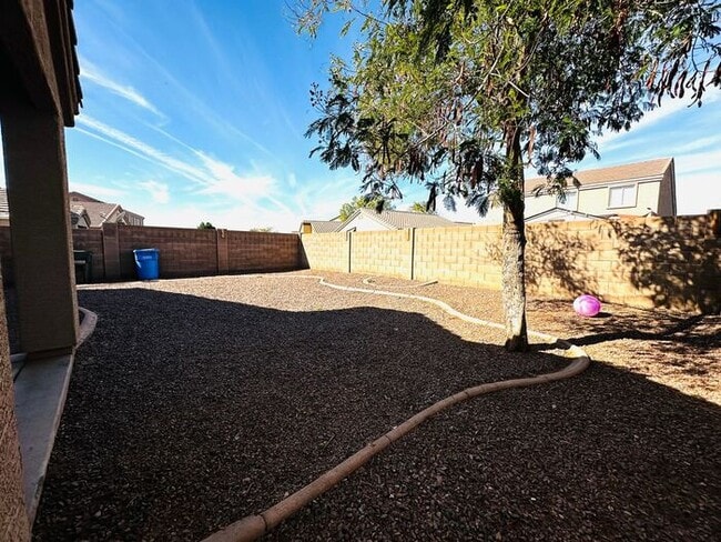 New Flooring! Single level 3 bed in Camelback Ranch! - 11320 W ...