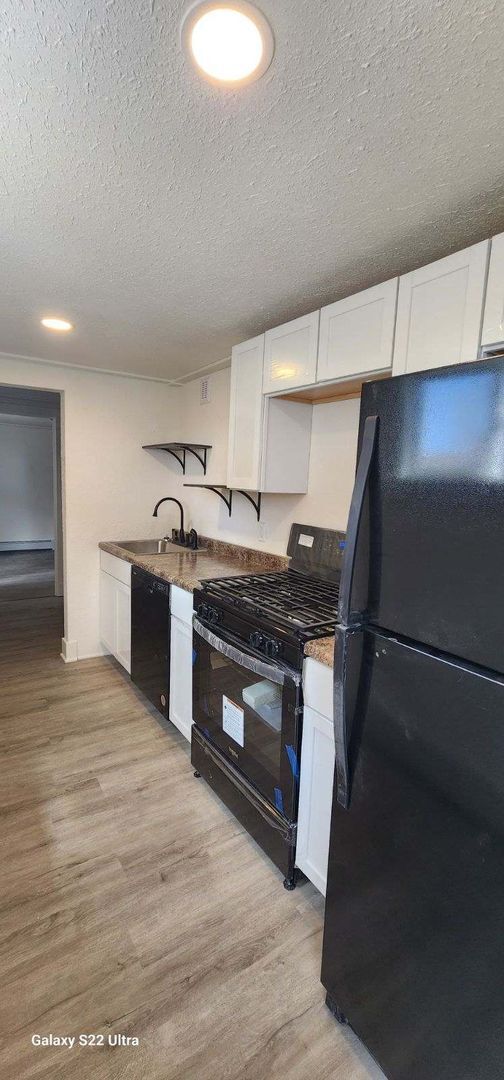 2 Bedroom 1 Bathroom Apartment Available Now! - 610 W 24th St Cheyenne ...