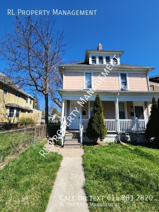 Spacious 2 bedroom 1 bathroom duplex with ... - 1604 Minnesota Ave ...