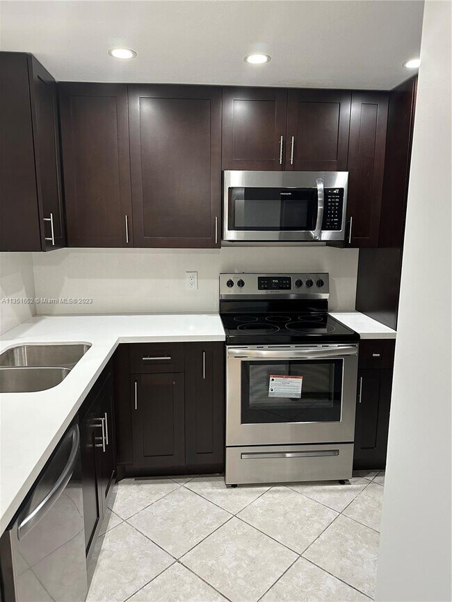 658 NE 195th St - 658 NE 195th St Miami FL 33179 | Apartment Finder