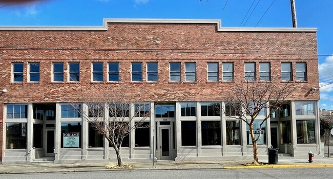 704 W Holly St - 704 W Holly St Bellingham WA 98225 | Apartment Finder