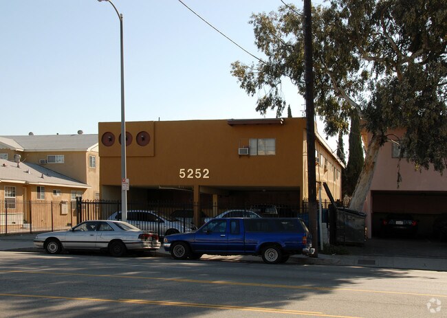 5252 Cahuenga Blvd - 5252 Cahuenga Blvd North Hollywood CA 91601 ...