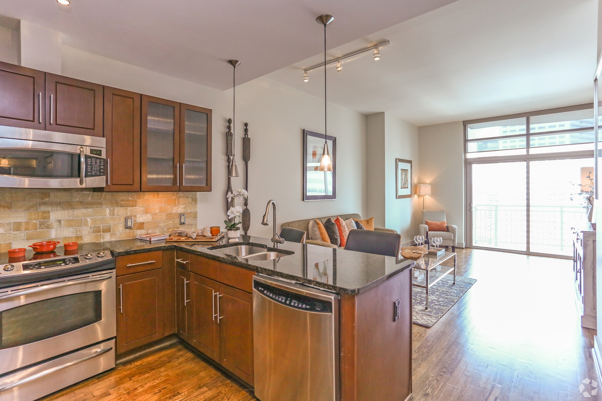 One Park Place - 1400 Mckinney St Houston TX 77010 | Apartment Finder