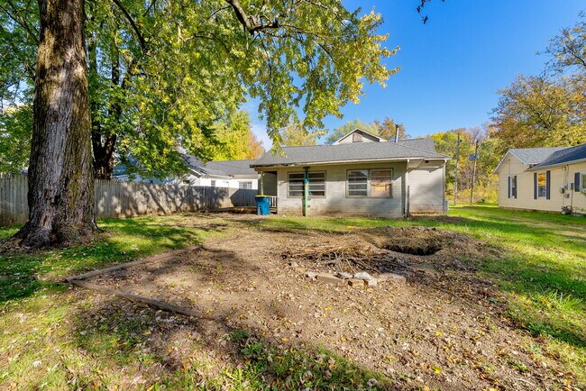 210 S Sycamore St - 210 S Sycamore St North Manchester IN 46962 ...